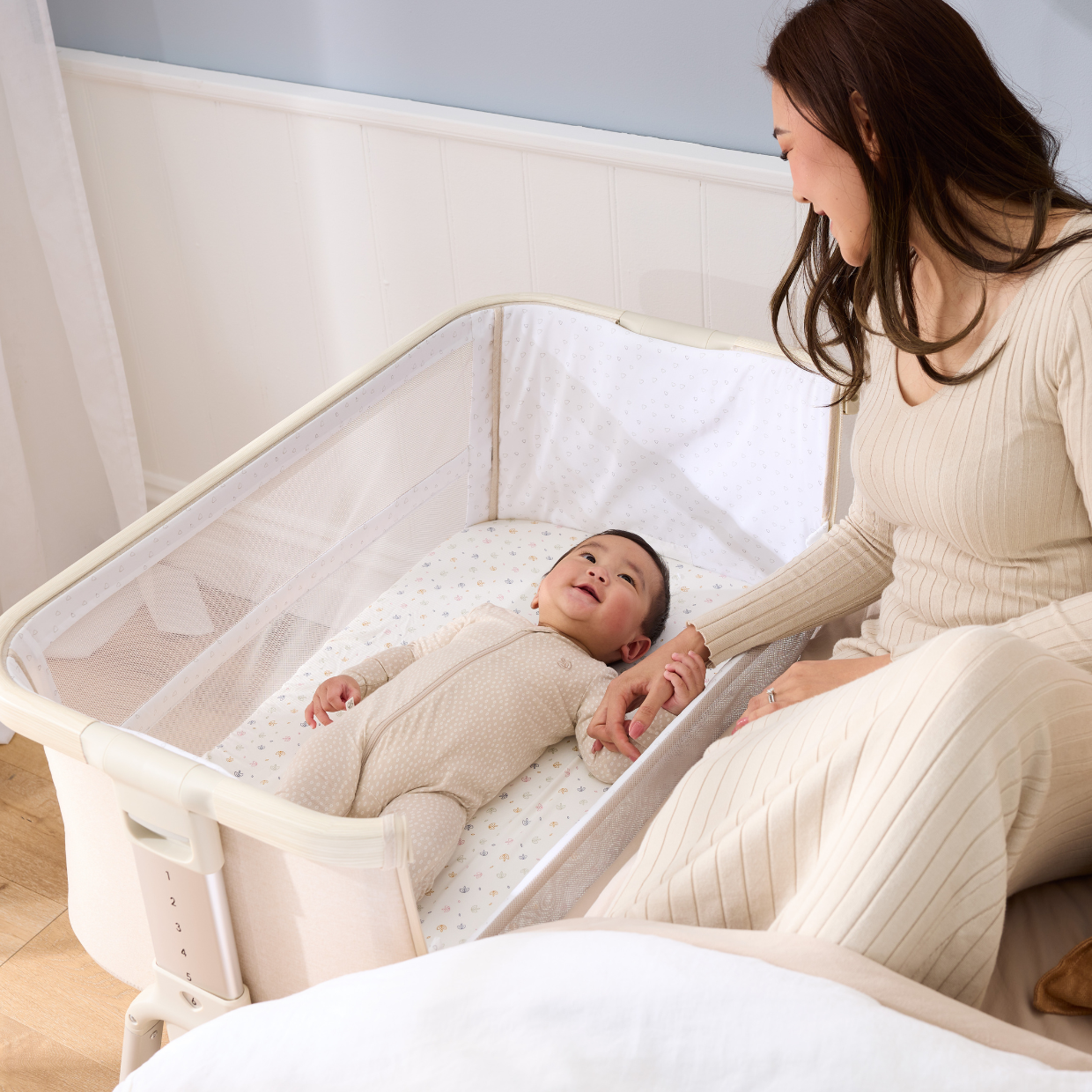 CoZee Breeze Lite Co-sleeping Bassinet in Whitewash Ash and Mushroom ...